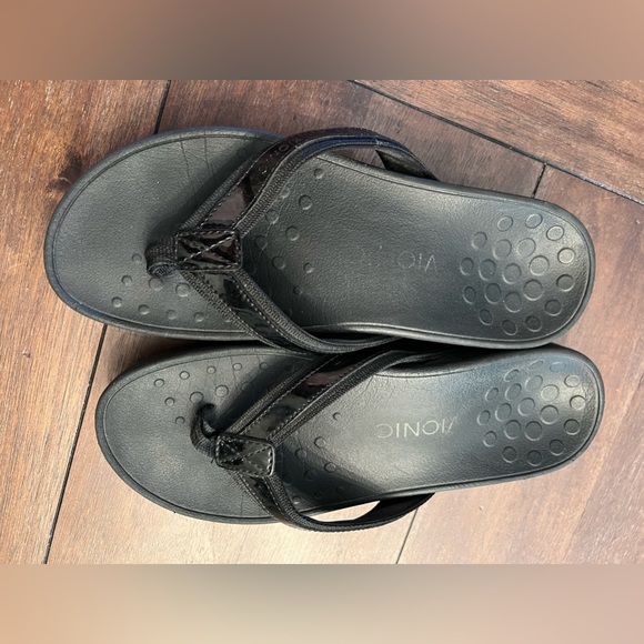 Vionic | Shoes | Vionic High Tide Platform Sandal Black Size 8 | Poshmark